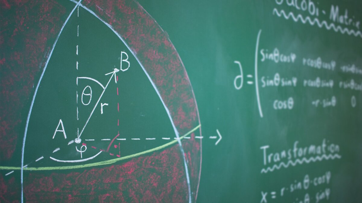 University Teaching Methodology in Theoretical Physics